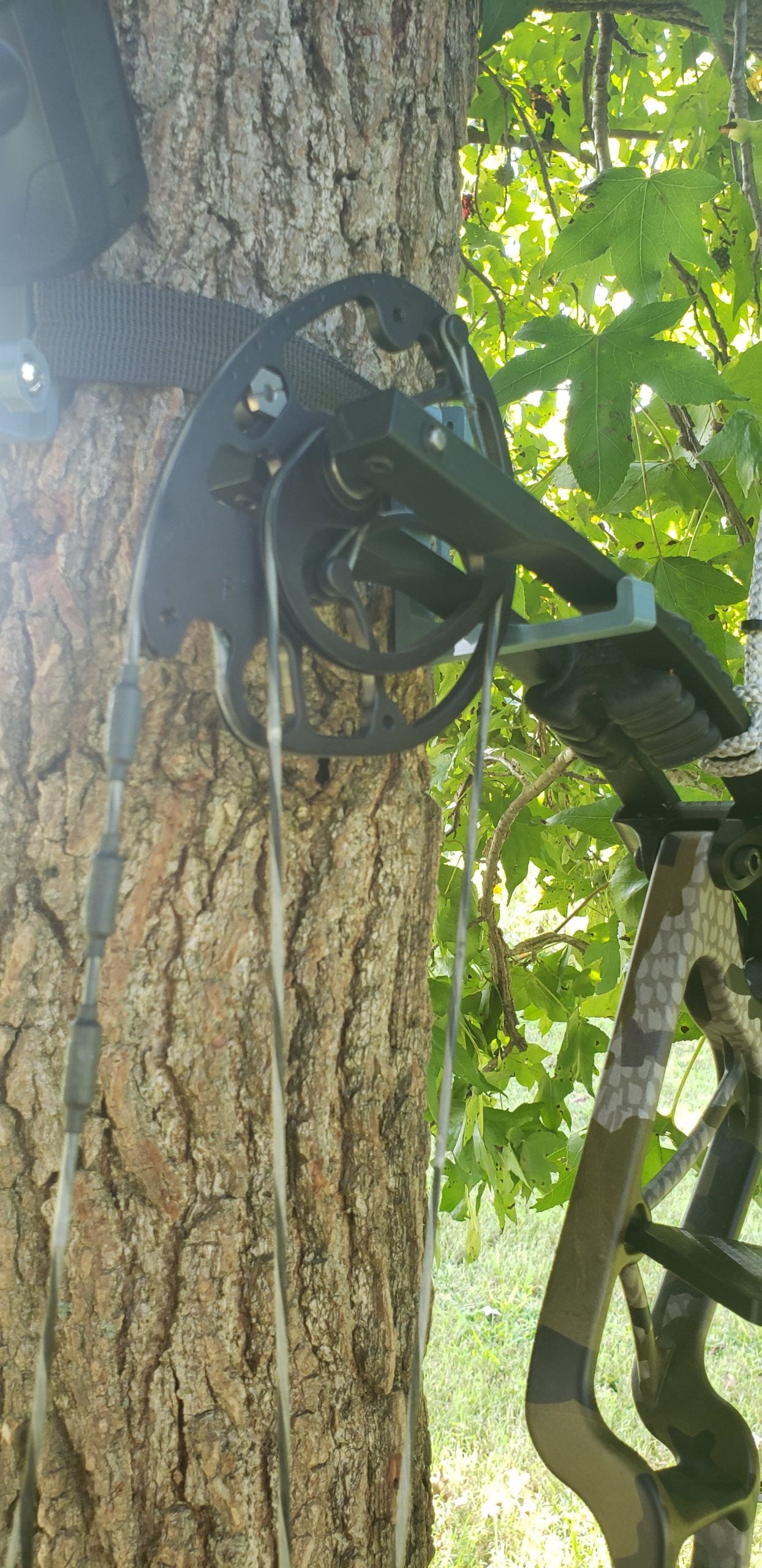 Standard bow hang kit w/3 accessory hooks and strap – Treetop Hunting